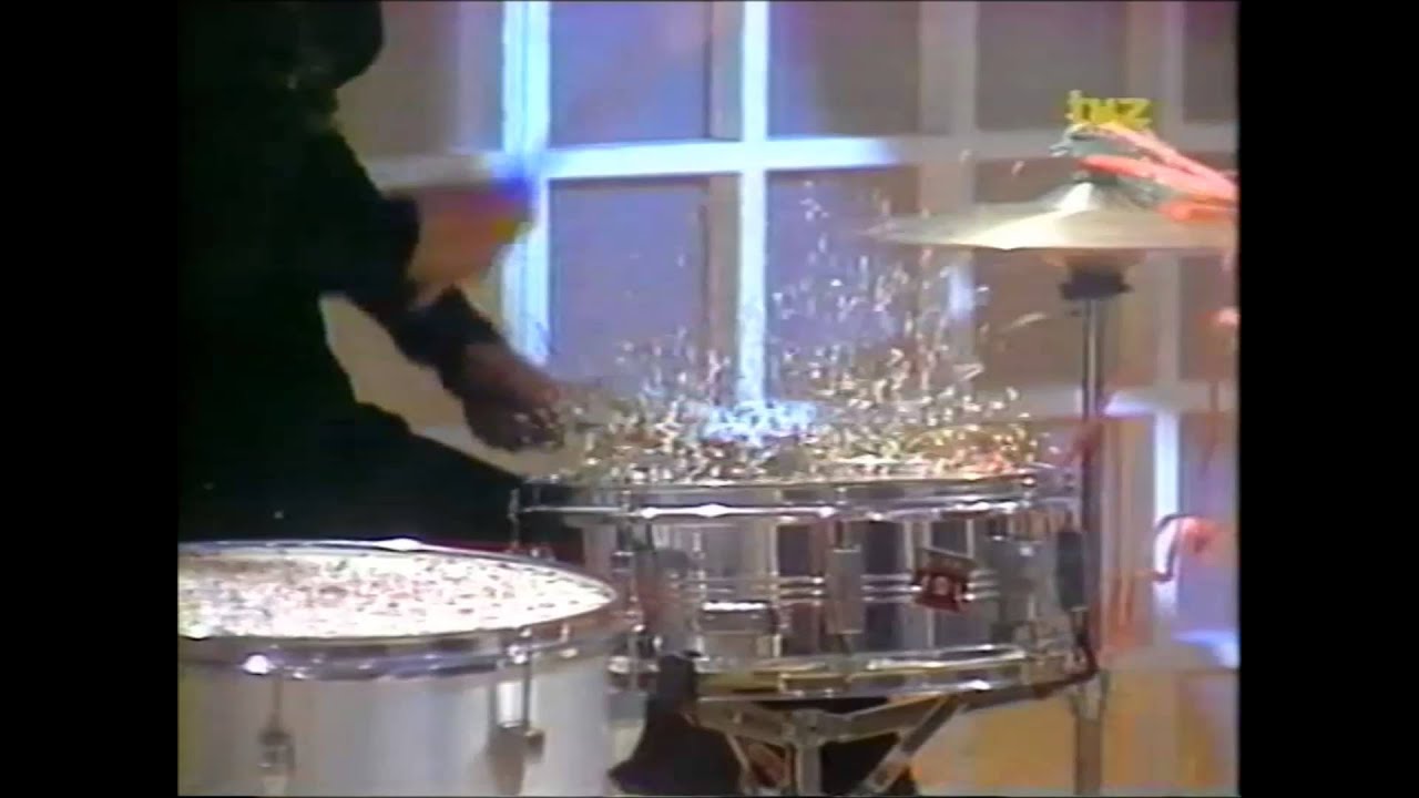 Cacadou Look Mutno jutro, lyrics - YouTube