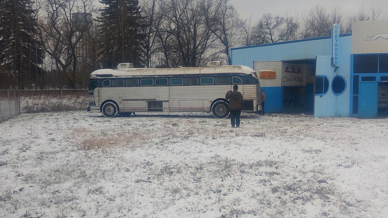 Silversides GM vintage bus at theGreyhound Museum in Hibbing MN. - YouTube