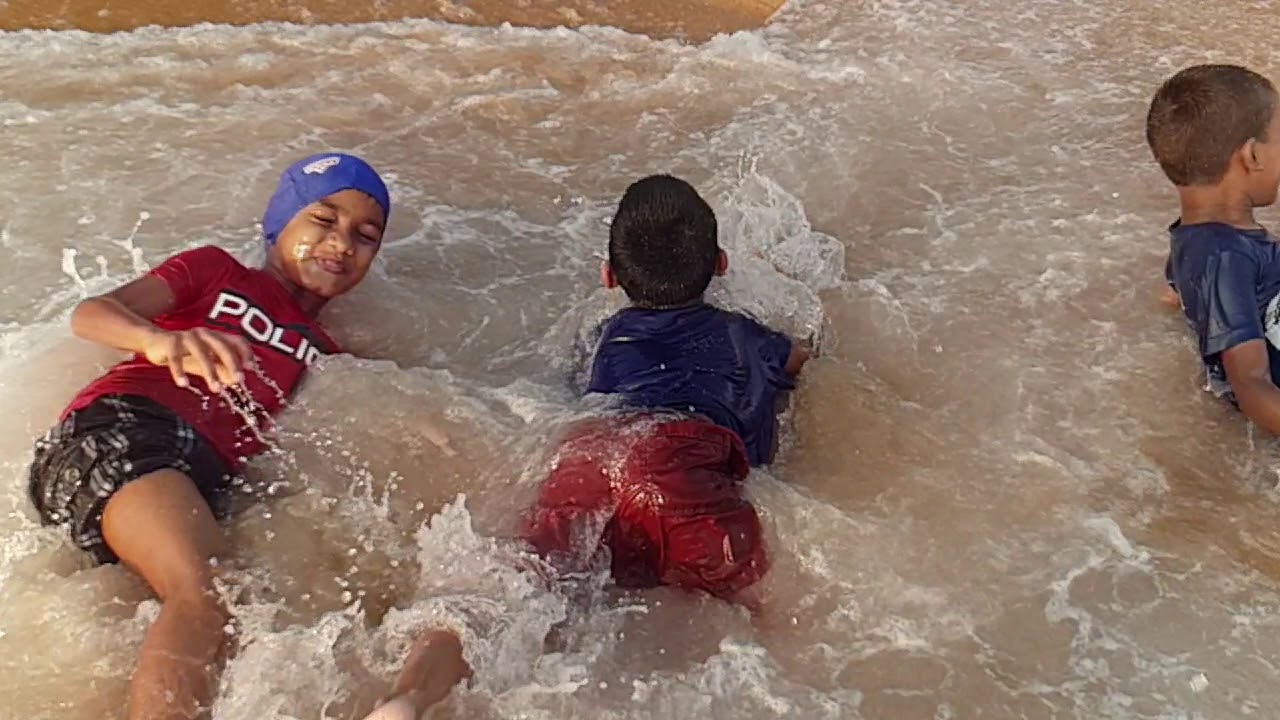 kids beach fun - YouTube
