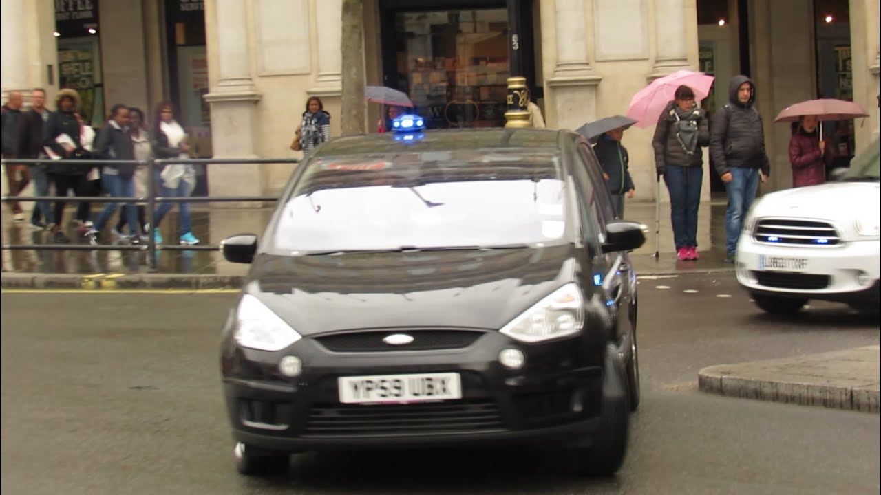 London Fire Brigade Two Unmarked Officer Cars - On Emergency Call - YouTube