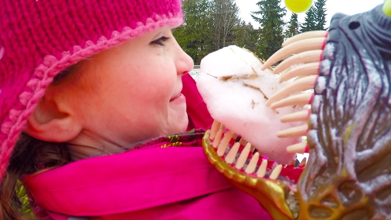Pet Angler Fish Chases Kids in the Snow - Anglerfish Plays with Girls ...