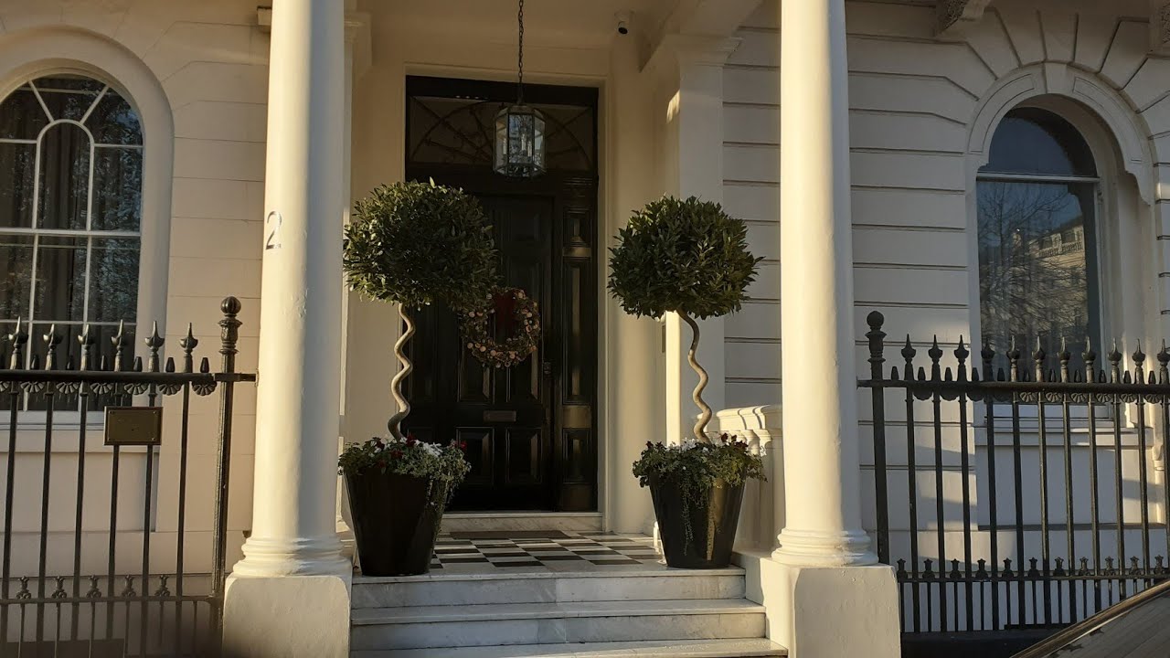 Belgravia Motcomb Street Upscale London Neighbourhood - YouTube