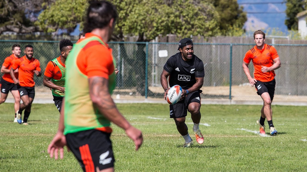 Tomasi Cama laces up the boots - YouTube