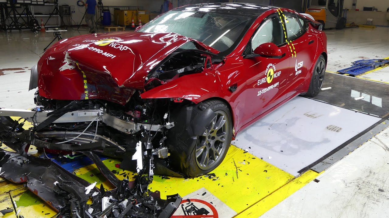 Tesla Model S Crash Test by EURO NCAP - YouTube