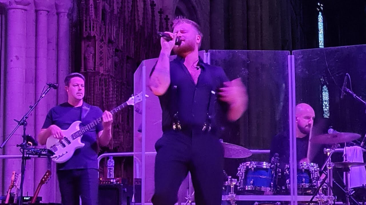 Everywhere - Fleetwood Mac by Candlelight Peterborough Cathedral 8 July ...