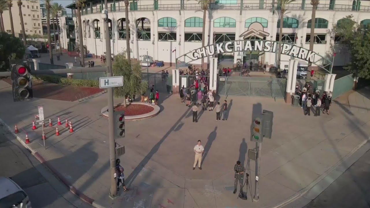 Sun Kissed summer festival kicks off at Chukchansi Park - YouTube