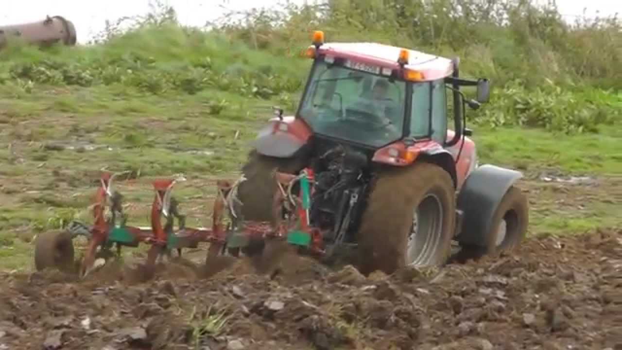 Case Mxm 155 Ploughing (1) - YouTube