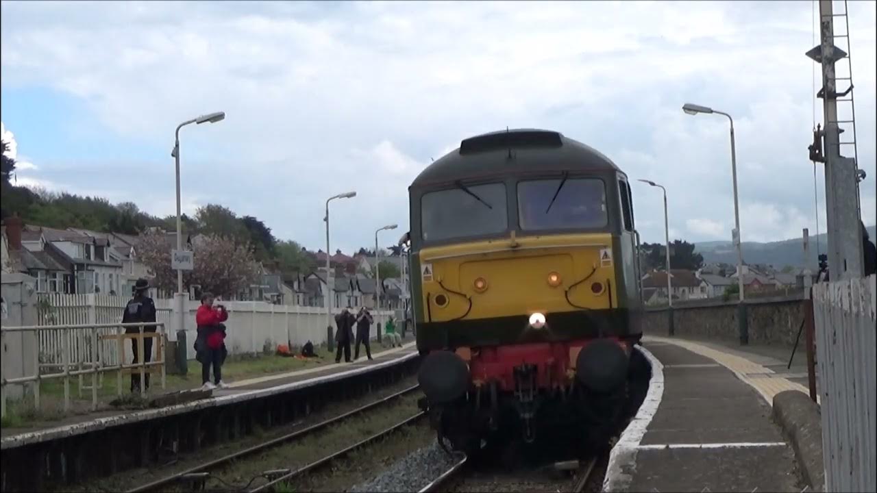 47773 and Clun Castle passing Deganwy 29 04 2023 - YouTube