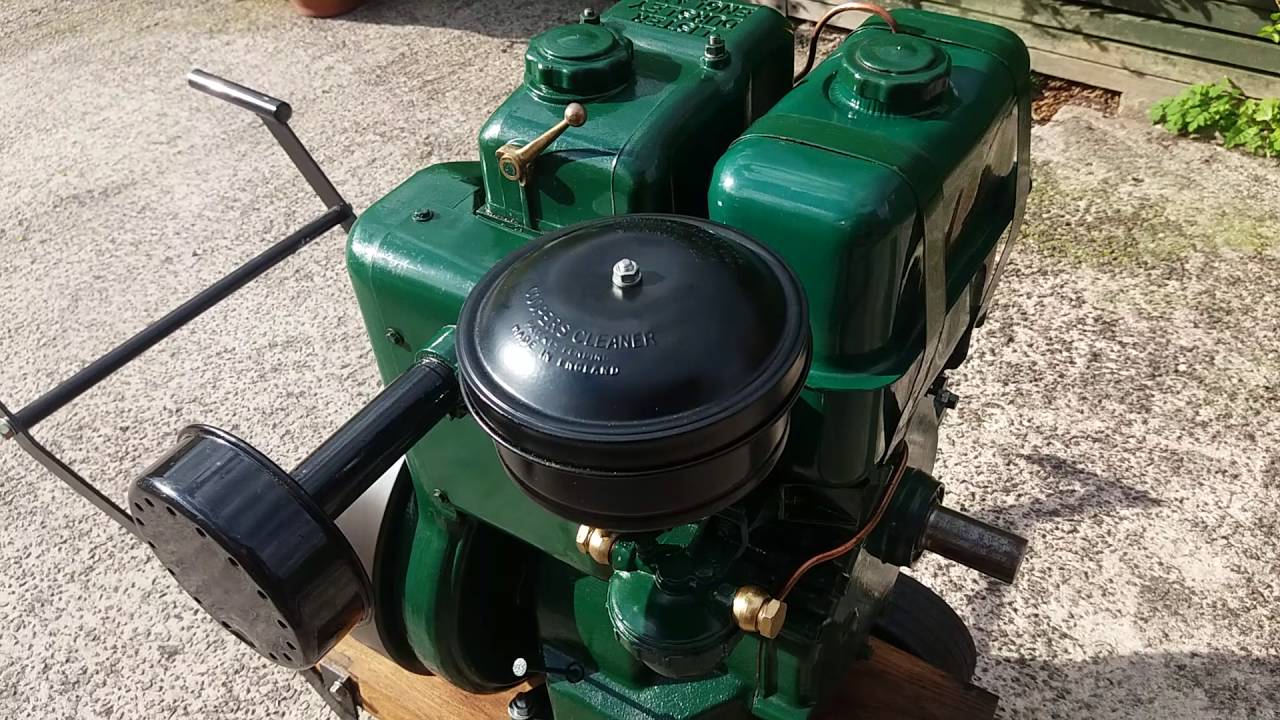 Lister LD1 start up and walk around - YouTube