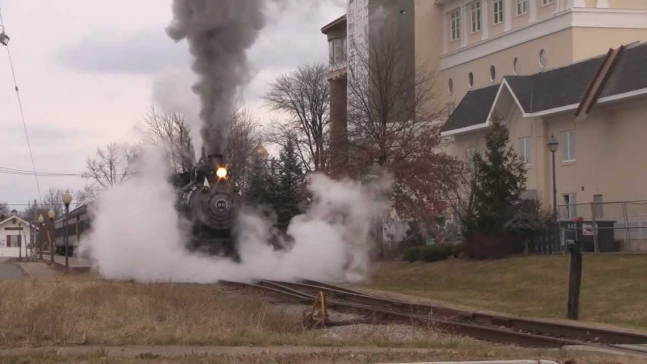 Steam Powers the Santa Express at the Black River and Western Railroad ...