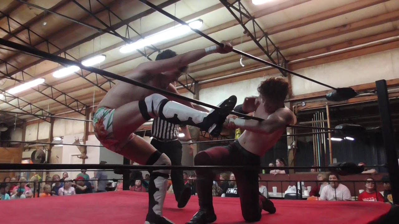 Ryan Pyles vs. Blake Christian (15 May 2019) - YouTube