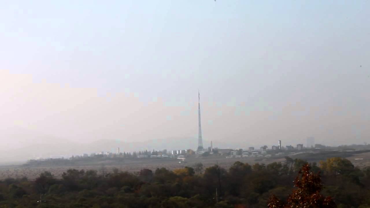 Panmunjeom "In Front of them all" - DMZ tour. - YouTube