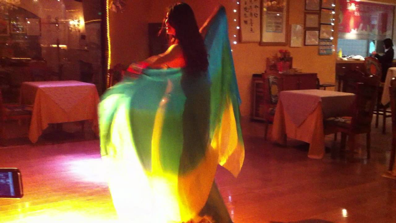 Chinese belly dancer Mandy - YouTube
