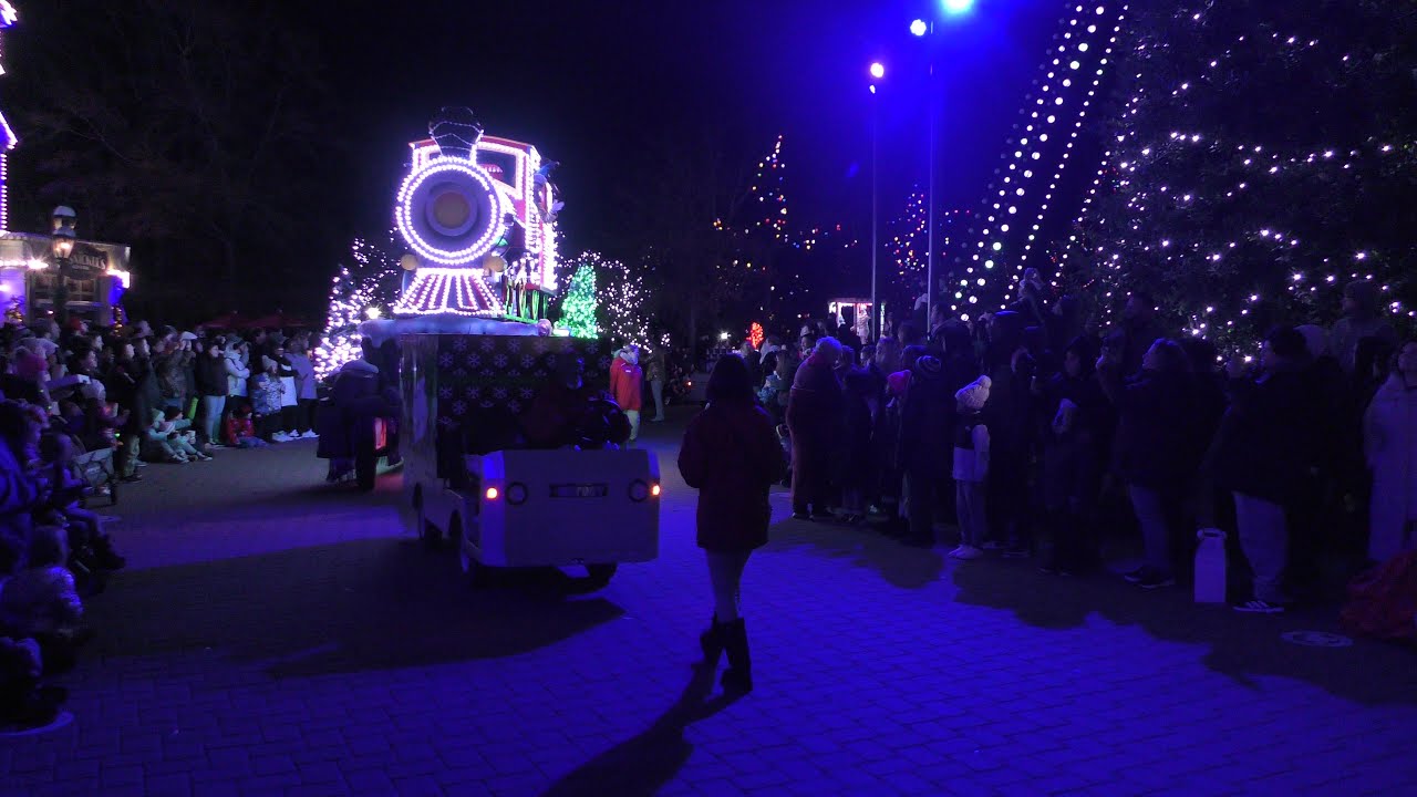 Winterfest Wonderland Parade 4K @ Kings Dominion 12/10/2022 - YouTube
