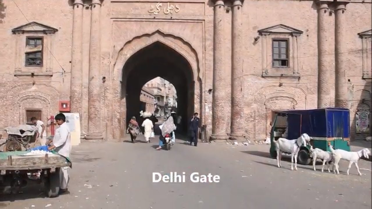 Walking in Old Lahore | Delhi Gate | पुराना लाहौर - YouTube