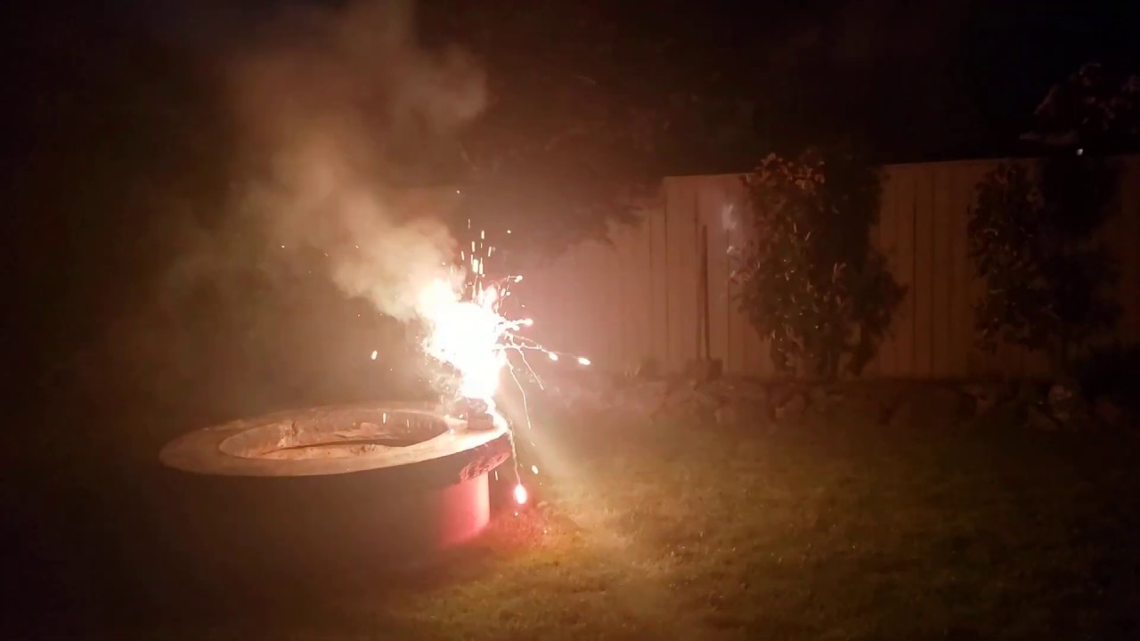Blue Hawaii fountain by Legend Fireworks - YouTube