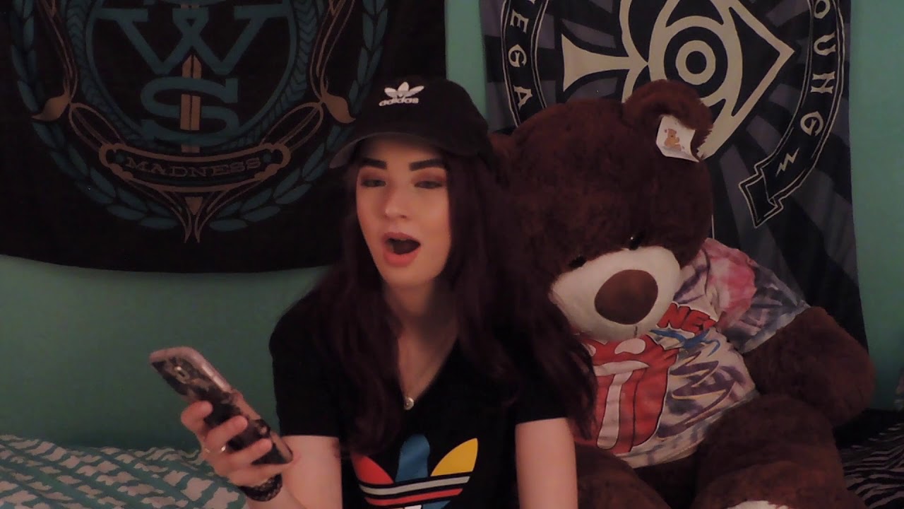 My Reaction to Beerbongs and Bentleys by Post Malone || Kelly-Rae - YouTube