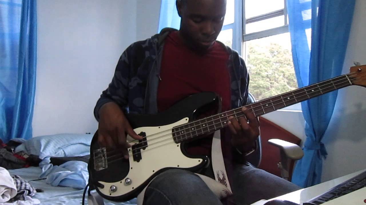 Muse - Plug In Baby (Bass) - YouTube