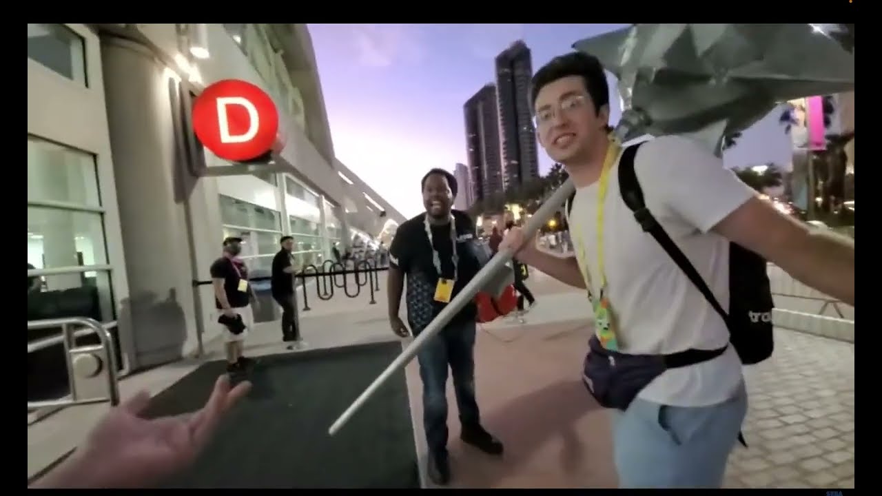 Sonic vs. Twitch streamers at Twitch Con - YouTube