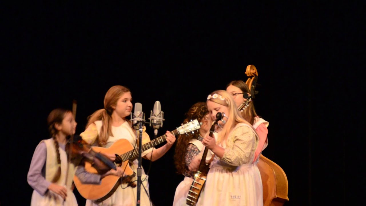 Twang All Girl String Band---Mississippi Sawyer - YouTube