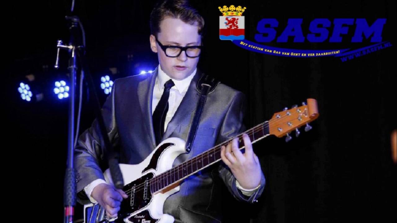 Jules Artist La Comparsa Radio SasFM - YouTube