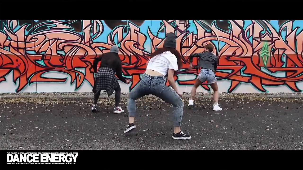 Dancing kokoro by mavoko ft diamond platnumz - YouTube