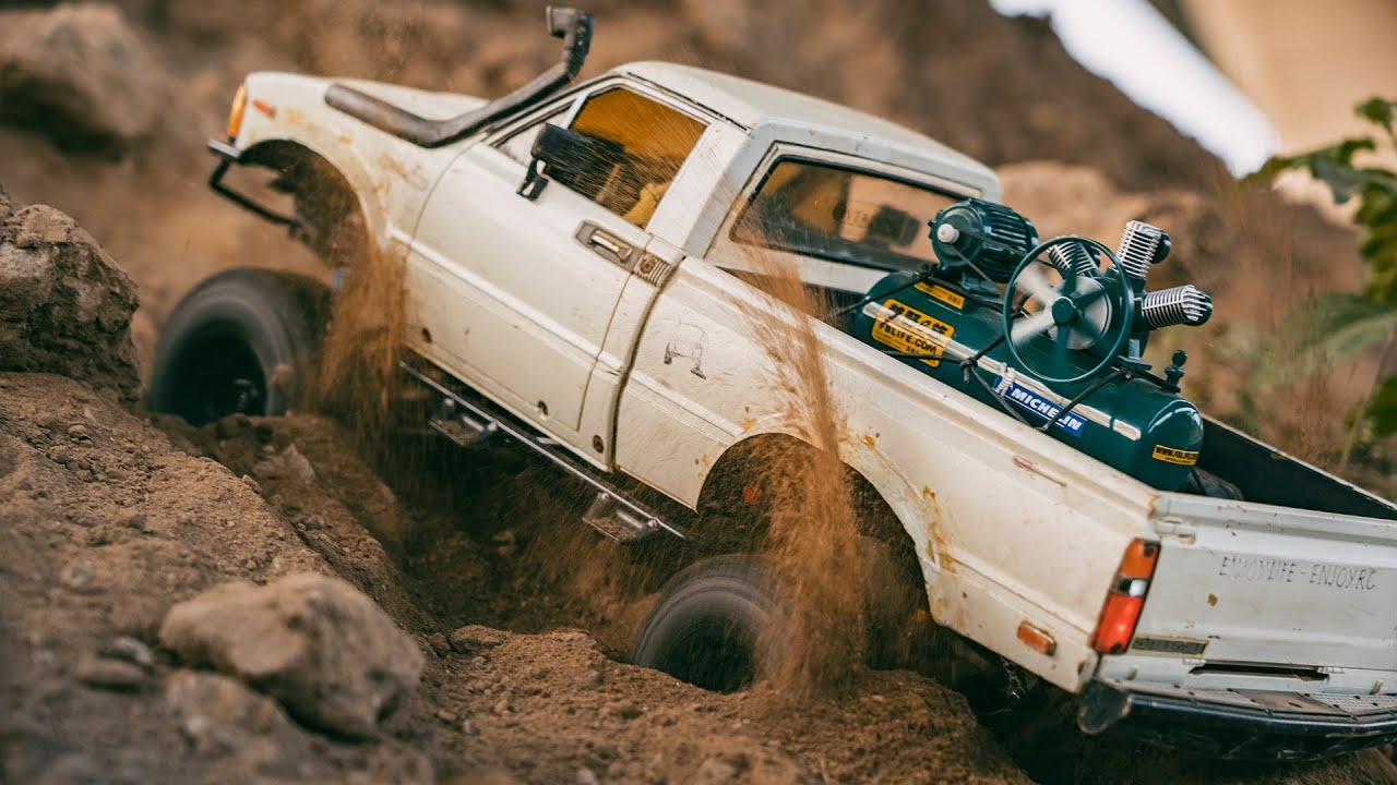 Rc Crawler RC4WD TOYOTA Hilux Off Road Driving 4x4 Rc Car - YouTube