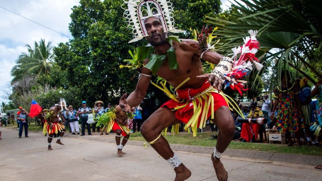 Mabo day celebrations June 3, Murray Island - Sam Passi Graveside - YouTube
