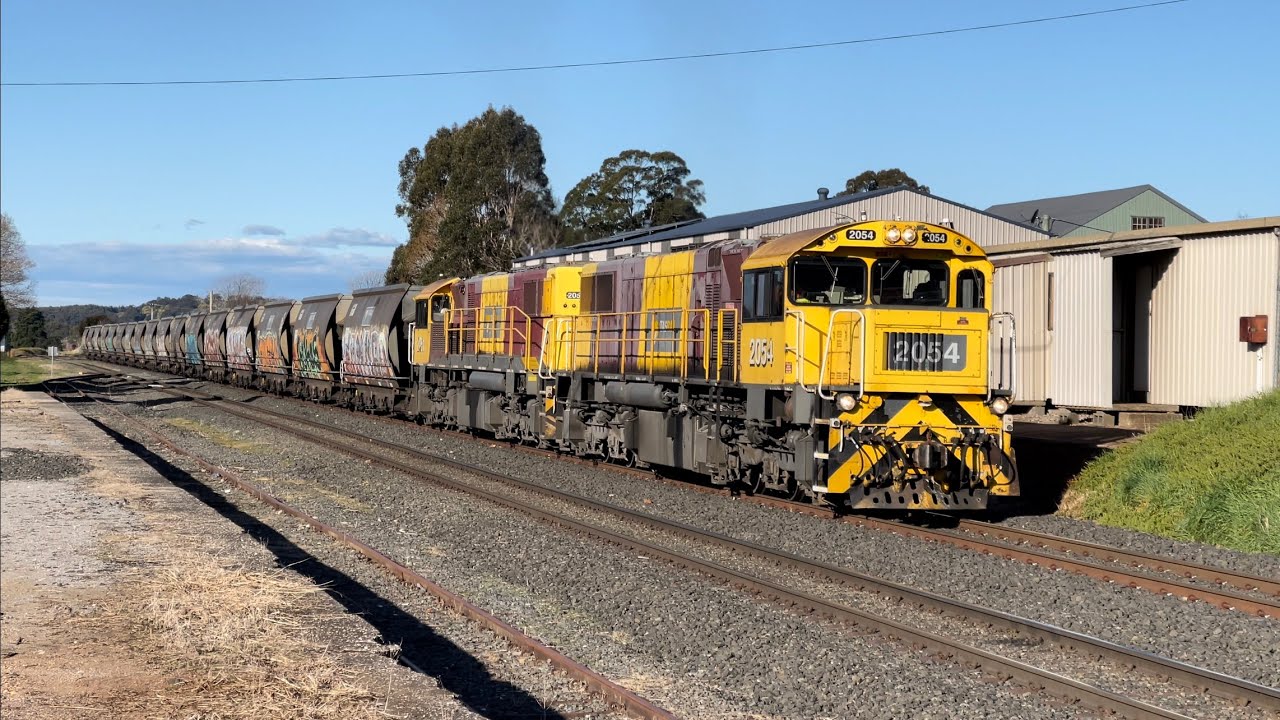 TasRail 2054 2051 #46 Coal train Deloraine - YouTube