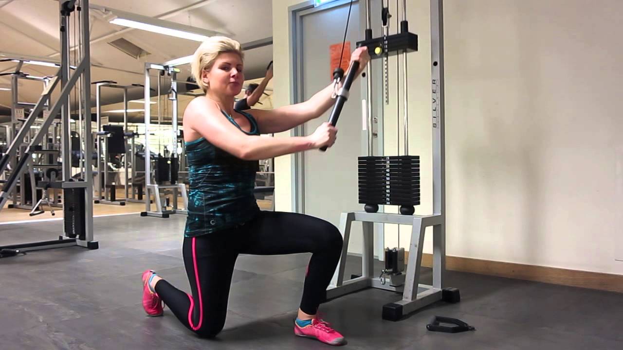 Half-kneeling cable chops -Trend o träning - YouTube