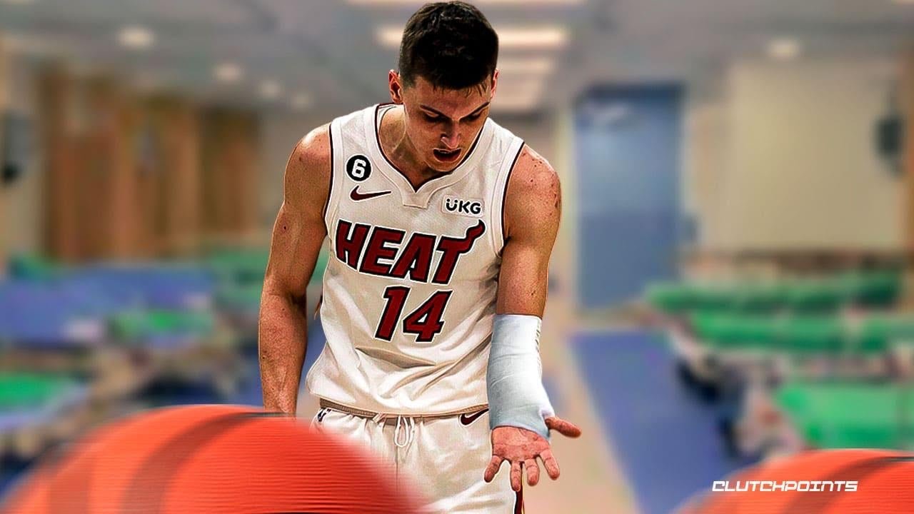 (HUGE UPDATE) Tyler Herro has braced removed from hand injury - YouTube