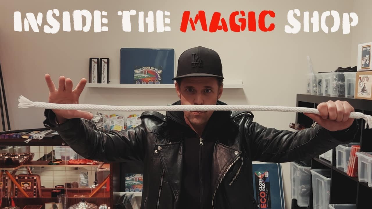 Visiting the MAGIC STORE 🎩 Julien Magic - YouTube
