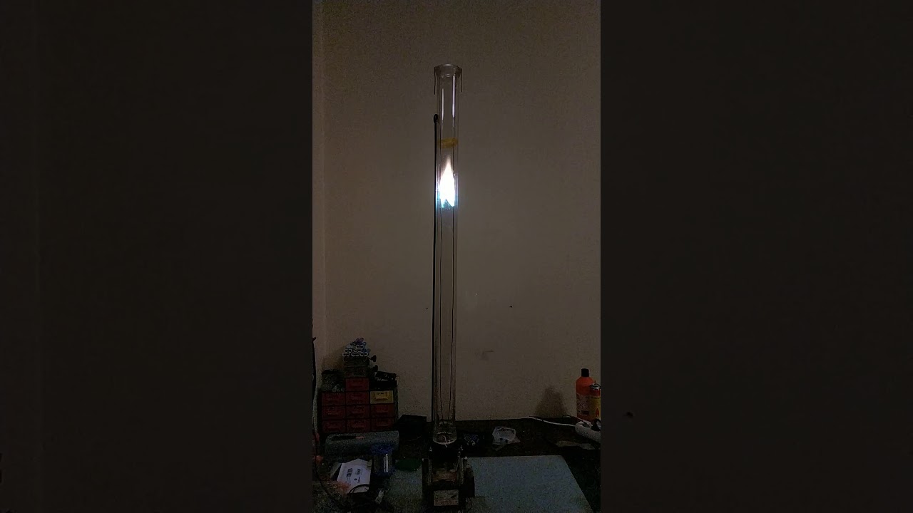 Electric didgeridoo - Jacobs ladder - YouTube