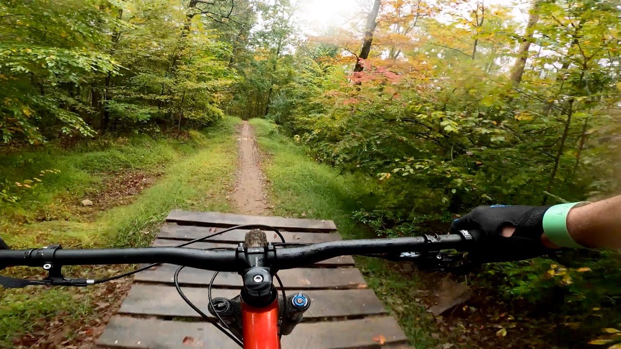 Powder Ridge MTB Park - in the rain - tidbits of the trails - YouTube