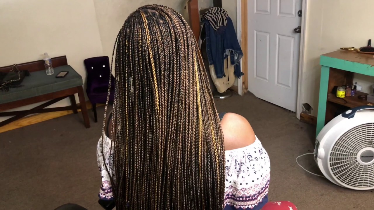 Mini Knotless Braids - YouTube
