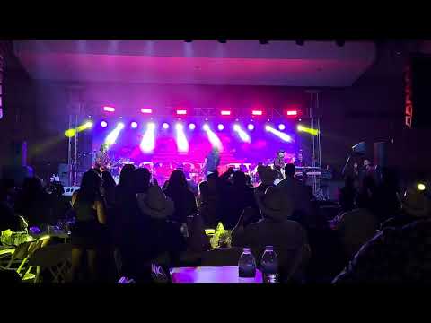 Industria Del Amor - Dos Enamorados En Vivo Eco Del Corazón Tour 2025 Indio Ca.