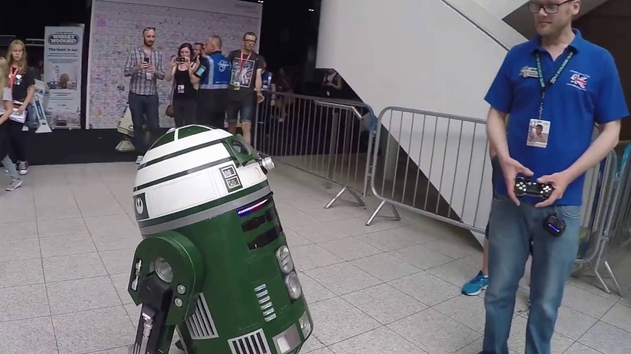 R2-X2 on the prowl Celebration Europe 3 - YouTube