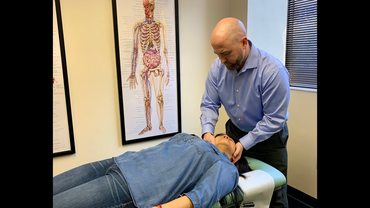 Chiropractic adjustments at Chiropractic & Rehabilitation of Miami ...