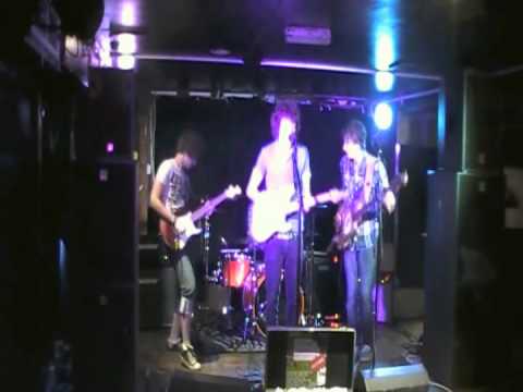 'The Underdog (Please Beware)' - The Street Orphans, Live at Ten Feet ...