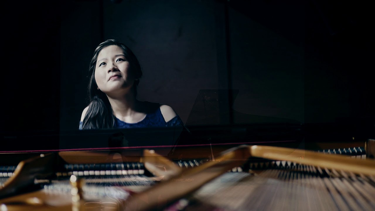 Recital Michelle Wijaya – Aufforderung Zum Tanz. Op.65, J.260 - YouTube