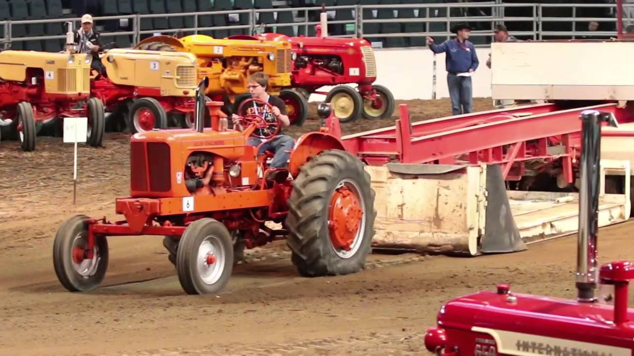 Vintage Tractor Pull - Calgary Stampede 2015 - YouTube
