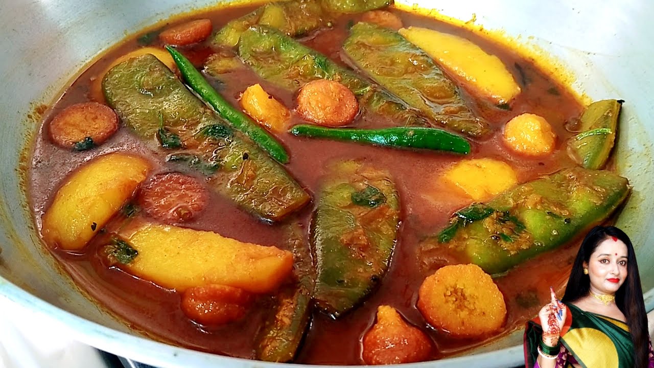 সিম আলু বড়ির পাতলা ঝোল, শীতের দুপুরে গরম ভাতের সাথে জমে যাবে। Shim ...