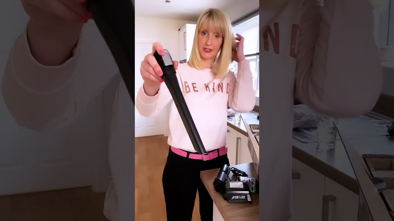 Lynsey Crombie the Queen of Clean unboxes the Eureka | Swan Hyperclean vacuum cleaner - YouTube