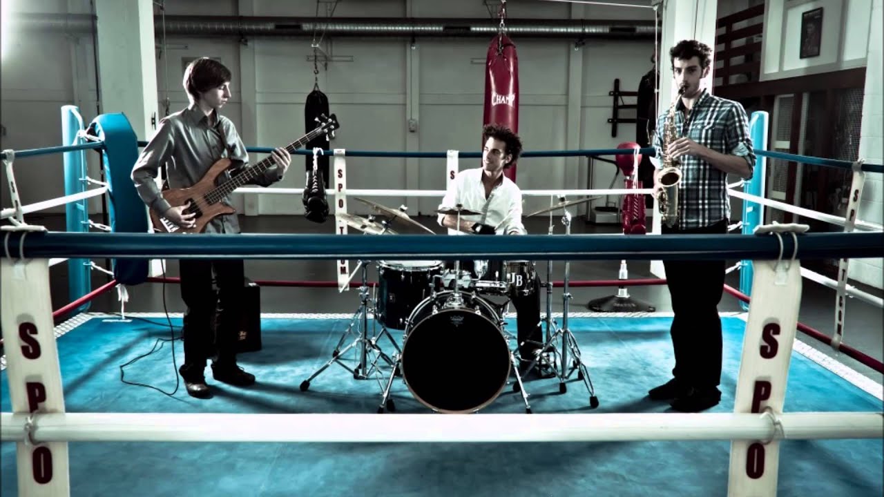 GROOVE CATCHERS - CROSSTOWN TRAFFIC - YouTube