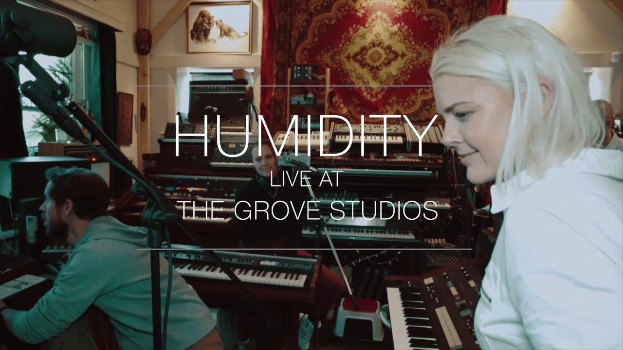 Natalie Slade 'Humidity' Live At The Grove 2019 - YouTube