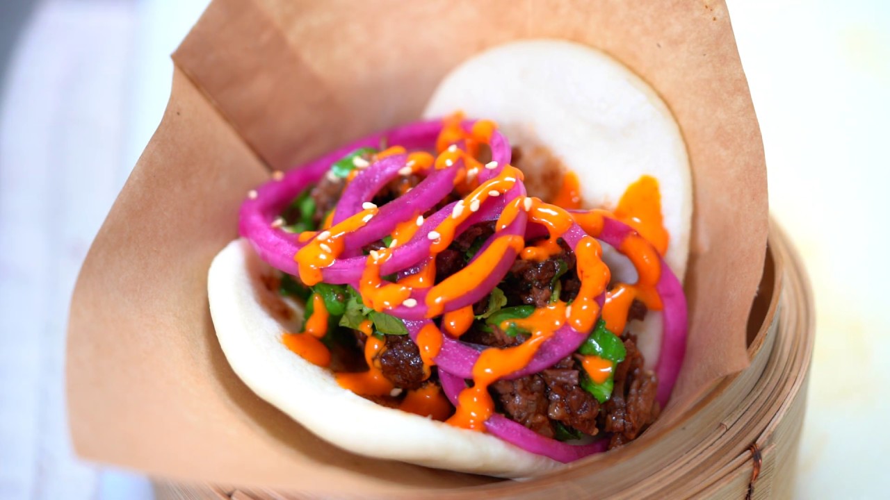 Braised beef bun by Restaurang Nya Peking, Karlstad, Sweden - YouTube