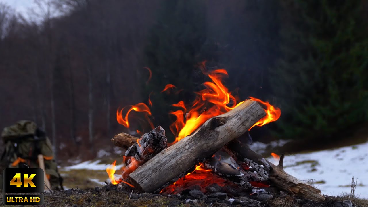 Campfire on the Snowy Hill in 4K UltraHD | A 4 Hour Long Pleasing ...