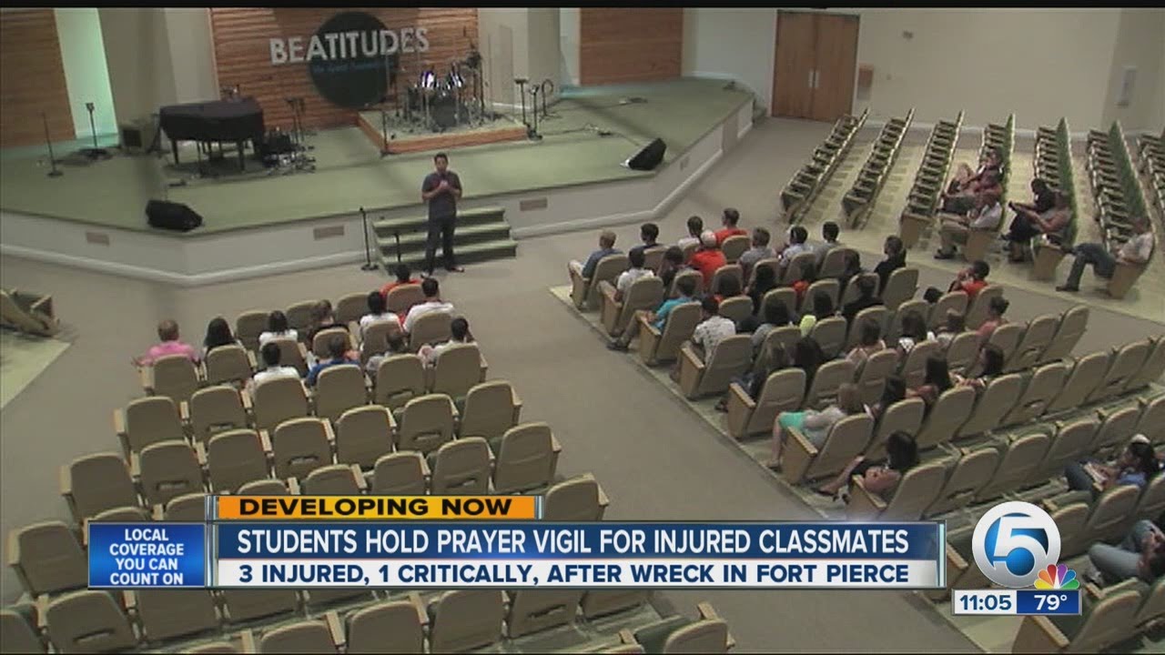 Students hold prayer vigil for injured classmates - YouTube