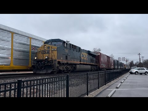 CSX 992 Meets CSX 766, Glendale, OH 1/28/24 - YouTube