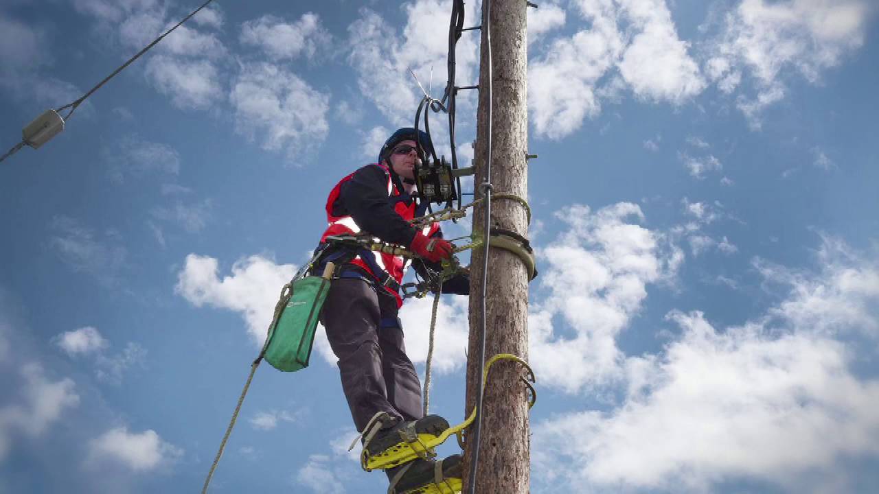 ESB Networks Apprentice Network Technician of the Year 2016 HD - YouTube